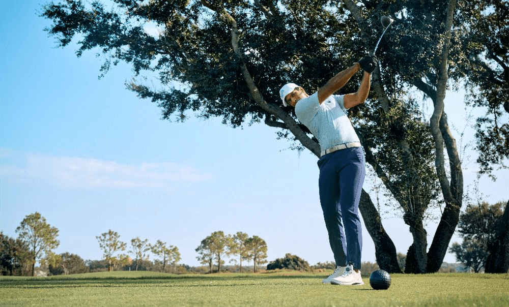 Aaron Rai skriver ambassadörsavtal med ECCO Golf